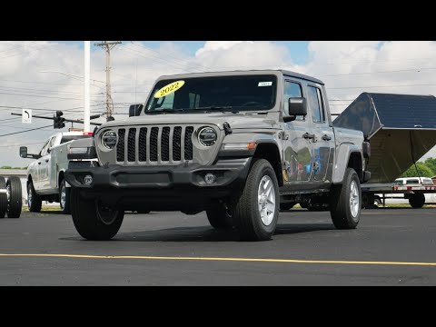 6-Speed Manual Transmission! 2022 Jeep Gladiator Sport S | 30615T