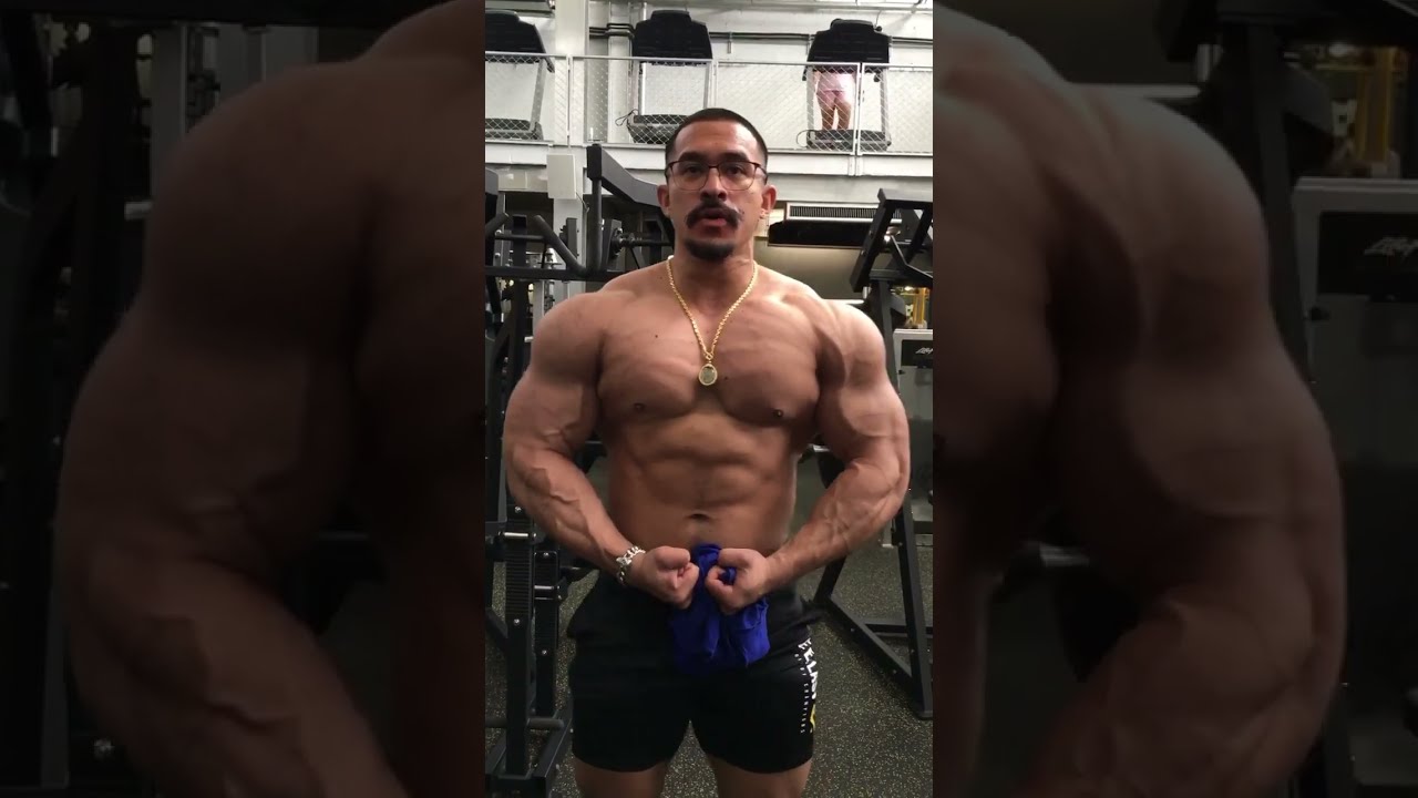 Thailand Bodybuilder Muscle Flexing #24