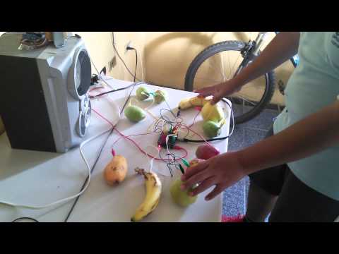 Here’s Someone Playing a Banana Piano with a Raspberry Pi - Softpedia