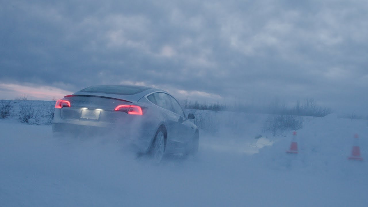 Tesla Model 3 Goes at It in the Snow, So Does Jeep Wrangler - autoevolution