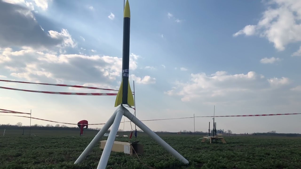 Klima Andromeda Model Rocket [SLOWMOTION LAUNCH]