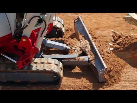 Takeuchi TB260 Blade Feature