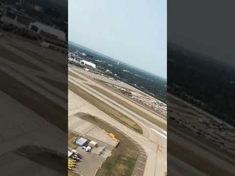Flying to Denver 🎥✈️#minnesota #minneapolis #colorado #denver #flying #travel #viral #airplane