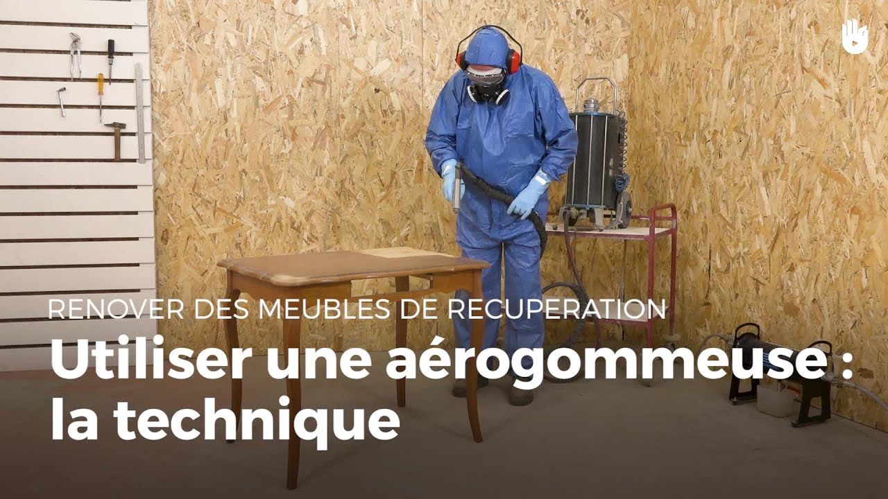 Sabler un meuble : la technique - Apprenez à rénover des meubles | Sikana