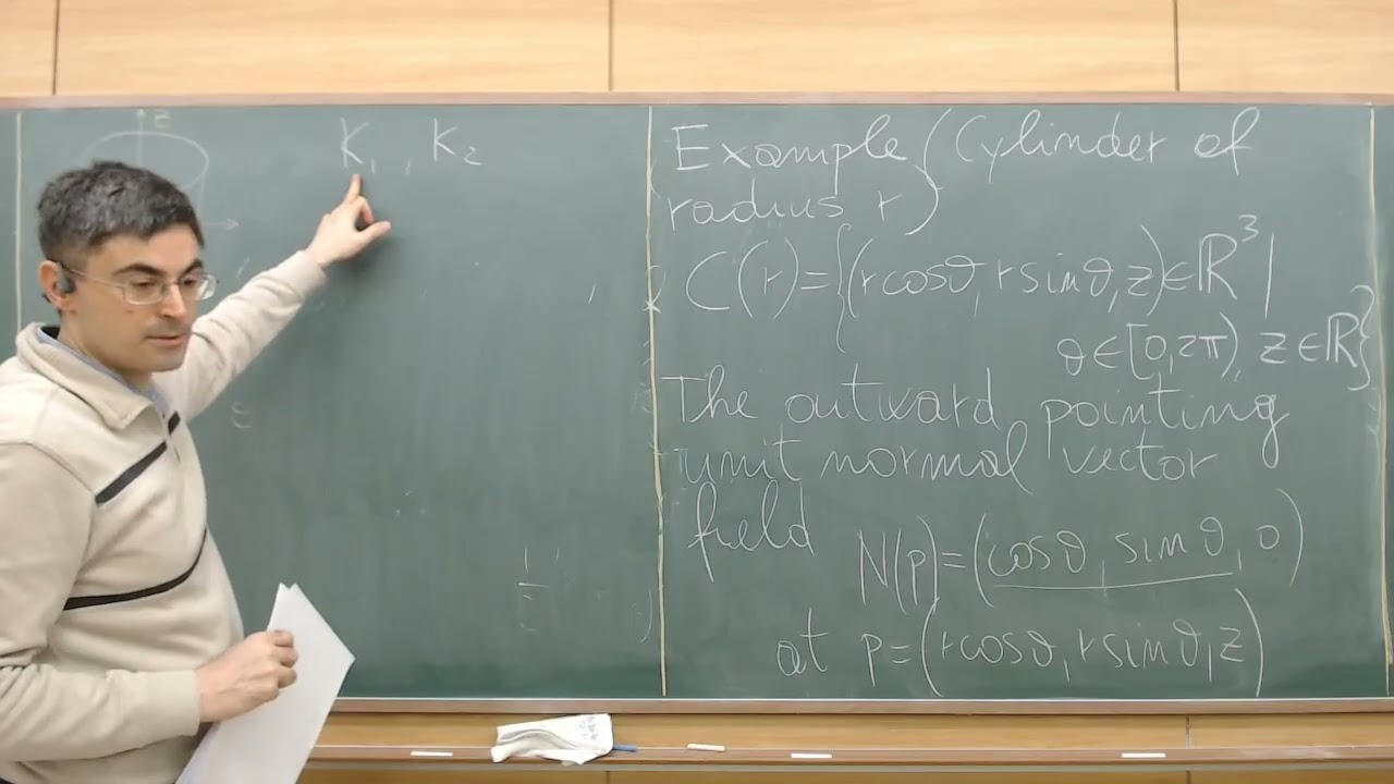 Basic Differential Geometry, Curves and Surfaces, Lecture 19