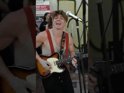 I SHOT THE SHERIFF #renmakesmusic #thebigpush #bobmarley #brighton #busking