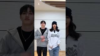 [정보/소식] 스키즈 방찬+블핑 리사 WalkingOnWater challenge - 인스티즈(instiz) 연예 카테고리