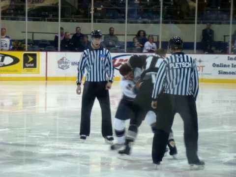 Charlie Thauwald vs. Justin Agosta, November 21, 2009 - Chicago Steel ...
