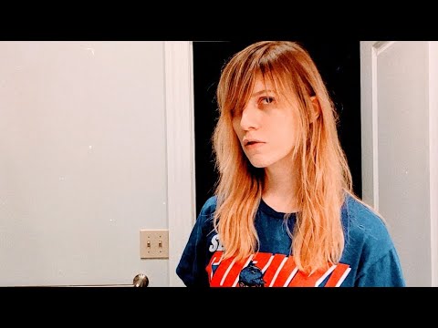 white girl speaks subpar, elementary & basic english