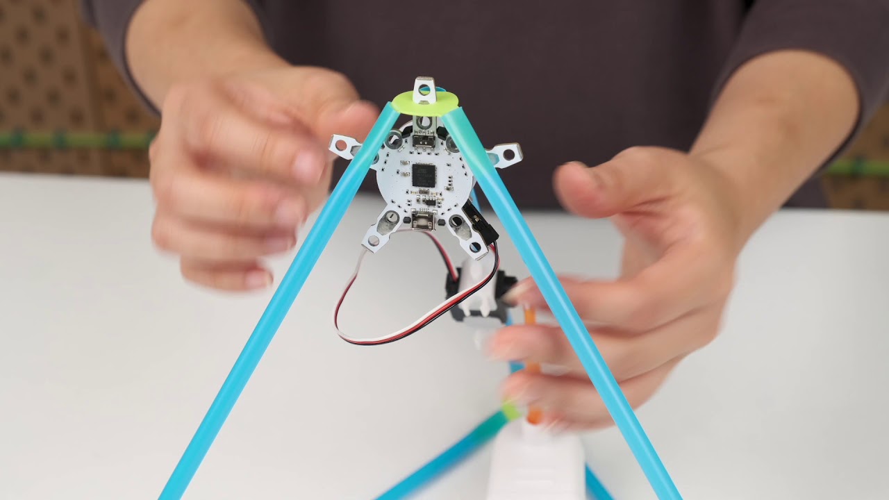 Create a Robot Racer by Strawbees