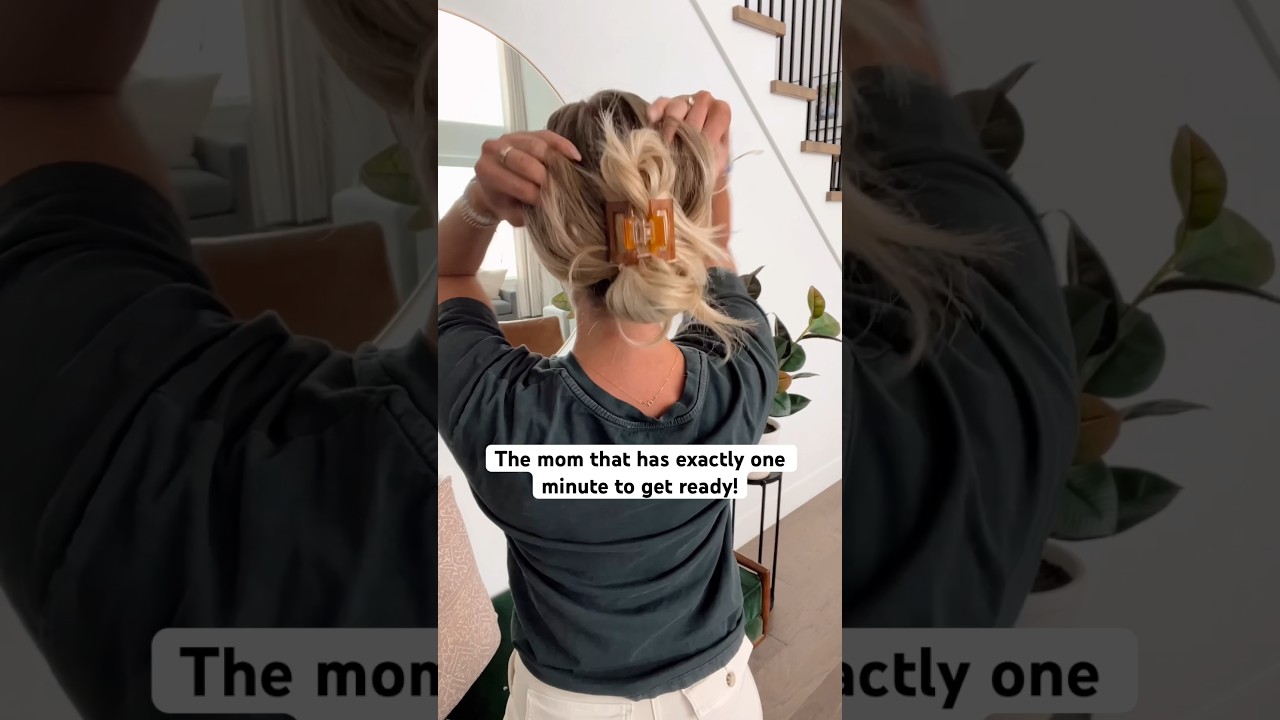 So many hairstyles @twistmepretty on IG! Lifestyle @abbylhoskins 😘 #easyhairstyle #hairtutorial