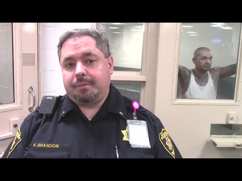 2 MDC officers charged in inmate death set to be arraigned
