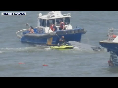 Charter boat capsizes in Hudson River