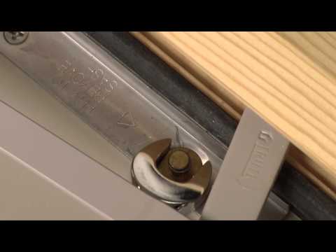 How to Adjust a Casement Window Sash