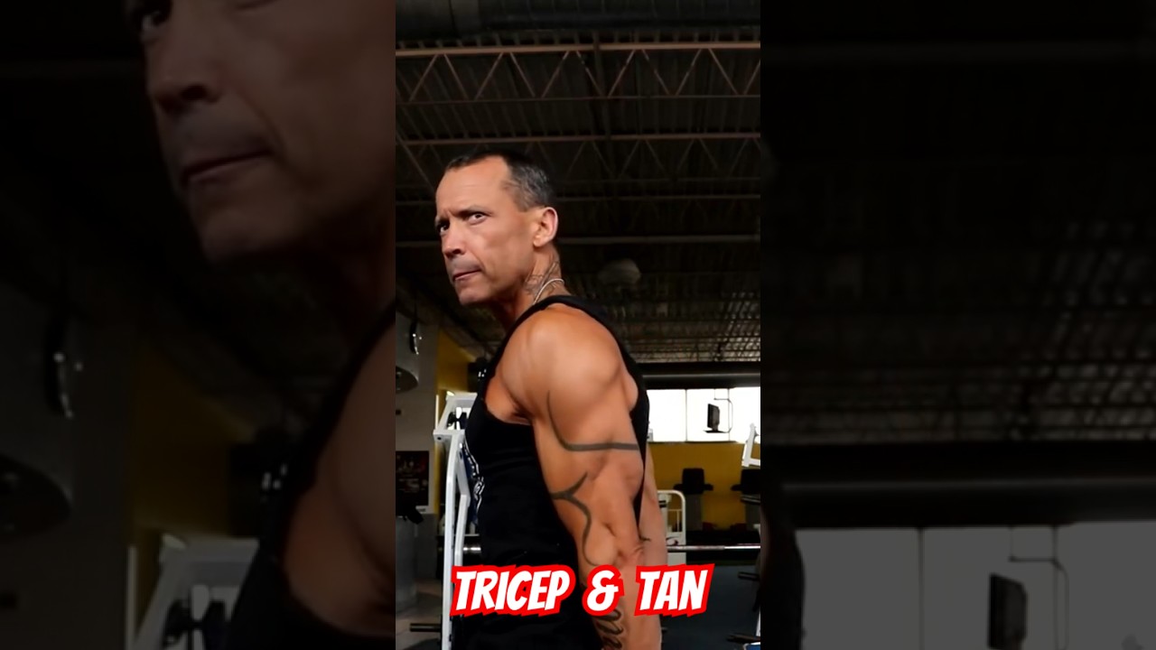 Hitting a Tricep pose 💪 and showing off my Tan 🔥. #shorts #sidetricep #triceps #posing #tan