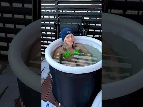 First time trying the recovery pod I got #gifted from @lumi.therapy with ~4°c water and the same in