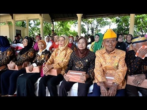 Indonesians remember war of independence victims