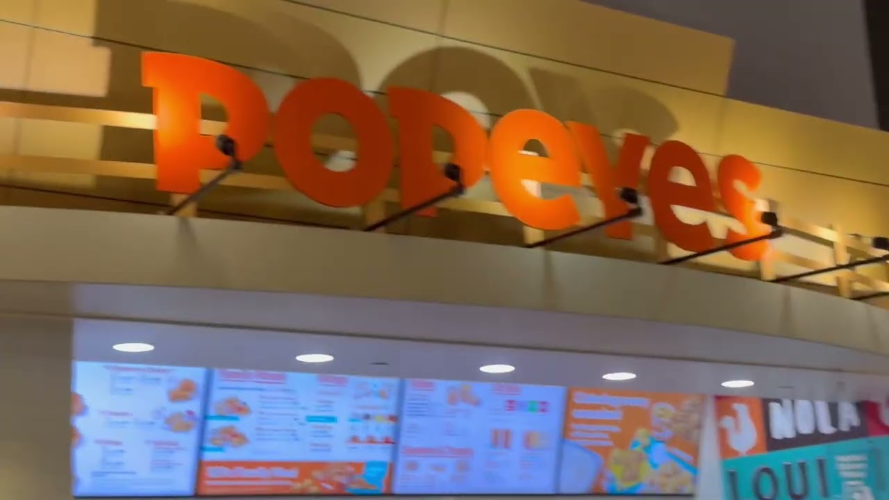 Inside Great Lakes Crossing Food Court Michigan’s Largest Mall