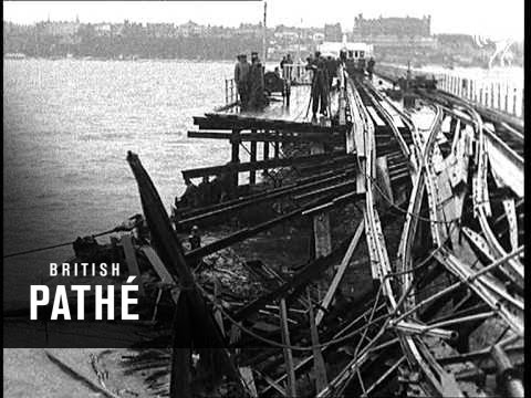 Drama! When the barge Matilda Upton hit Southend Pier – intheboatshed.net
