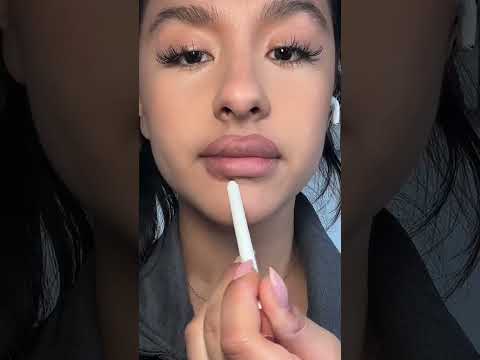 How to get fuller lips with makeup! #lipstickhacks #makeuphacks #ipsy