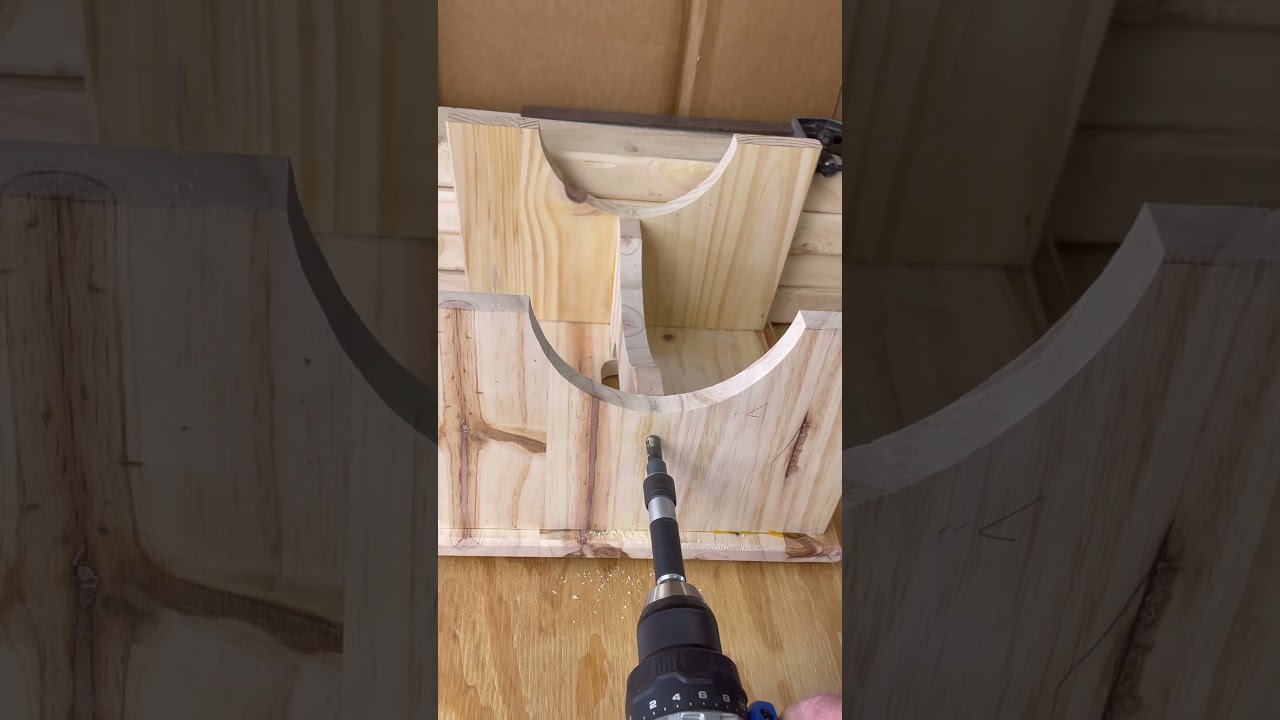 DIY Nice and easy step stool #woodworkingproject