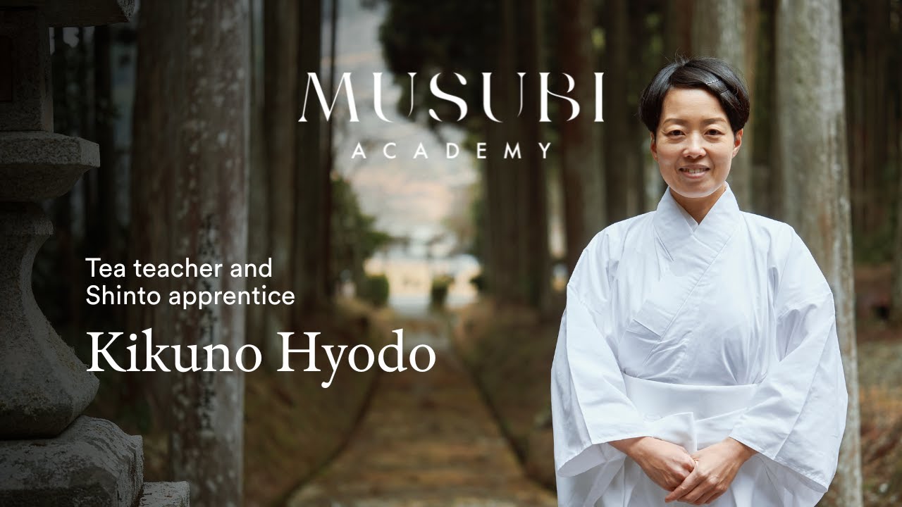 Living Slowly in a Fast World – Wisdom from Shinto and Tea by Kikuno Hyodo