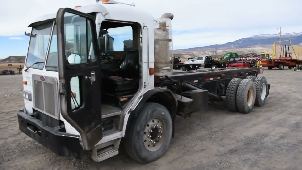 2001 PETERBILT 320 For Sale