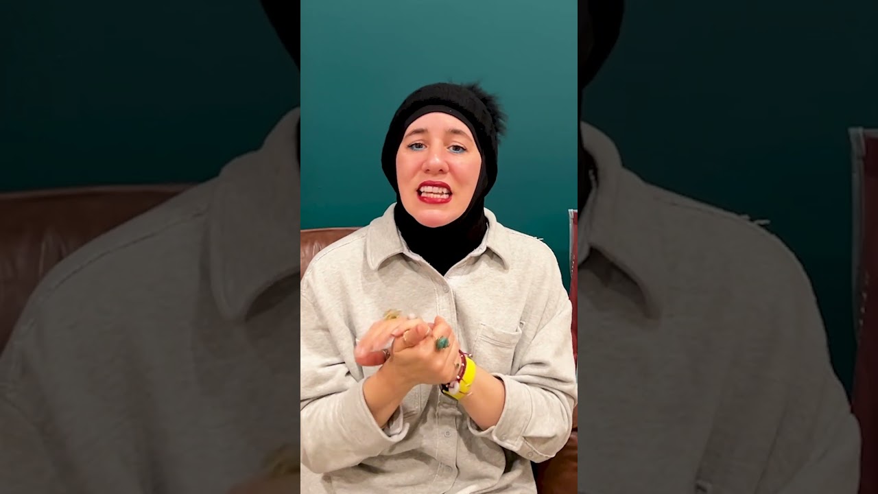 How to Avoid Dry Hair When Using Henna. Watch the video to find out! #henna #hairdye #naturalhair