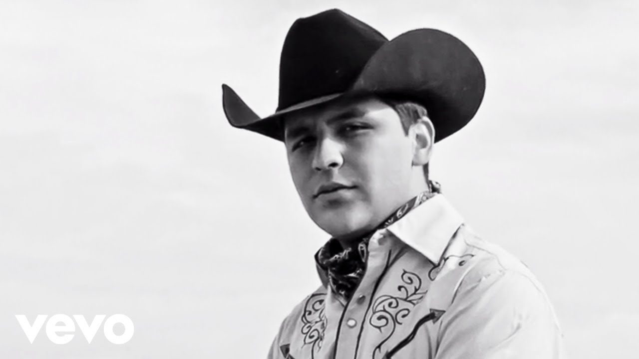 Mexican Singers Christian Nodal and Peso Pluma Announce Surprising ...