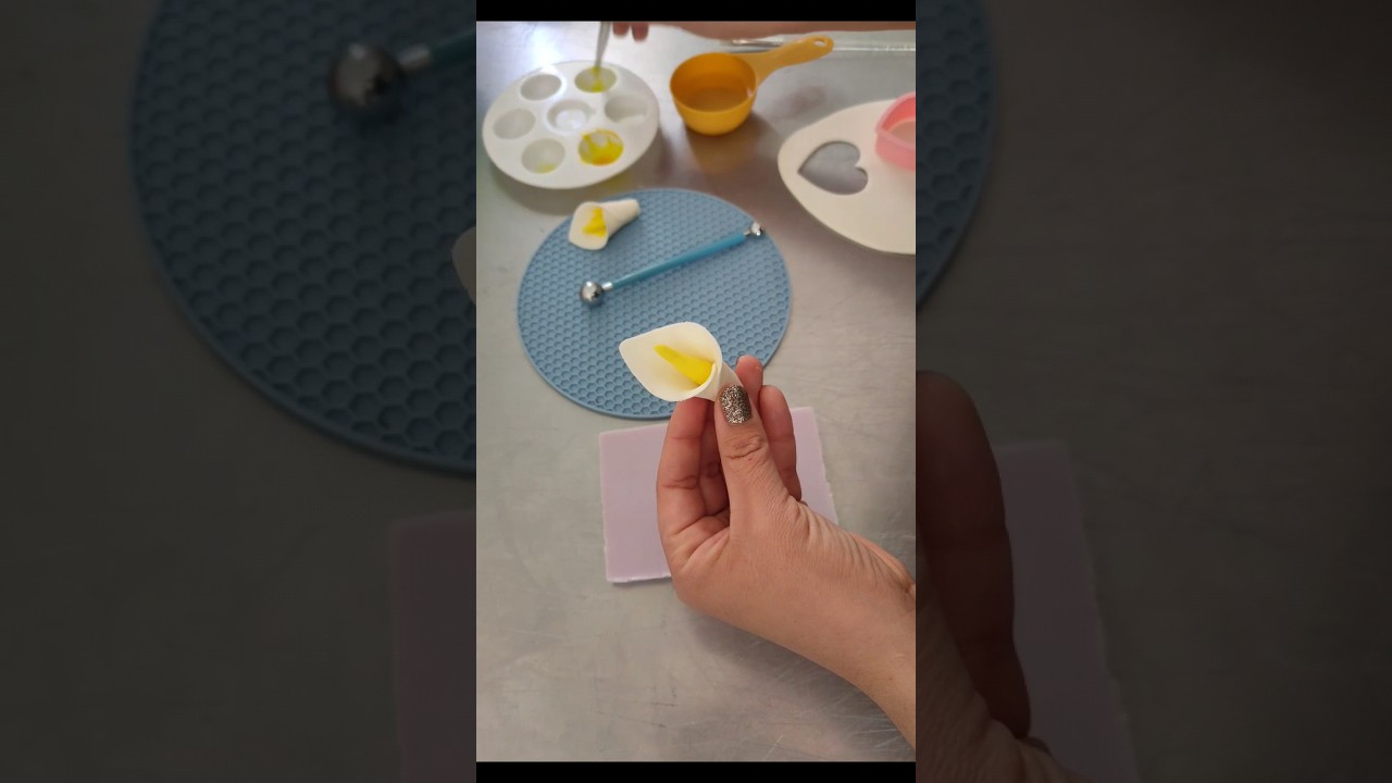 Flores de fondant, paso a paso #alcatraz #cake #fondant #flores #tutorial