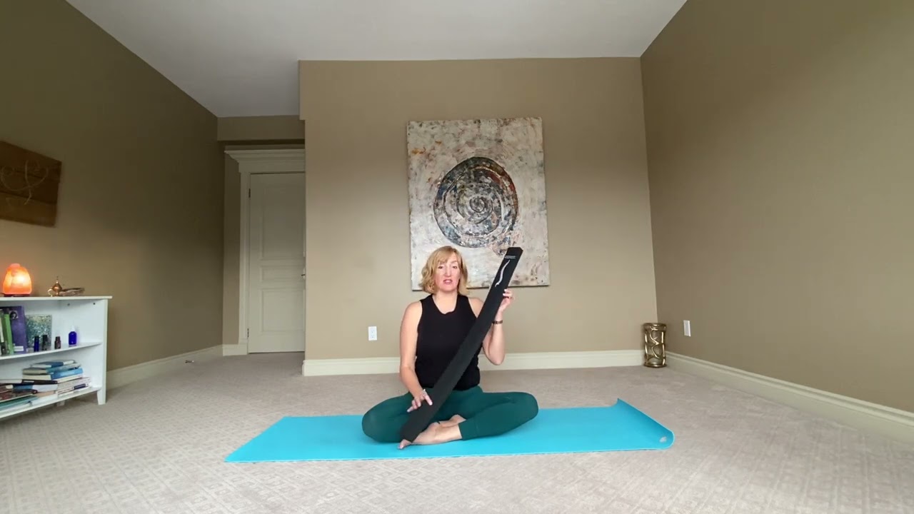 Critical Alignment Yoga 5 minute Spinal Strip Practice