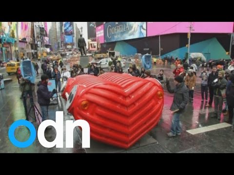 Huge musical heart sculpture beats in New York's Times Square
