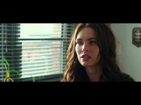 TMNT - Official Featurette - "Know Your Weapons" - Int. English