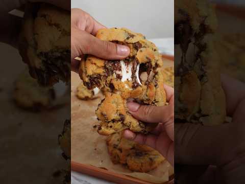 S’mores Chocolate Chip Cookies #baking #cookierecipes #cookies #chocolatechipcookies