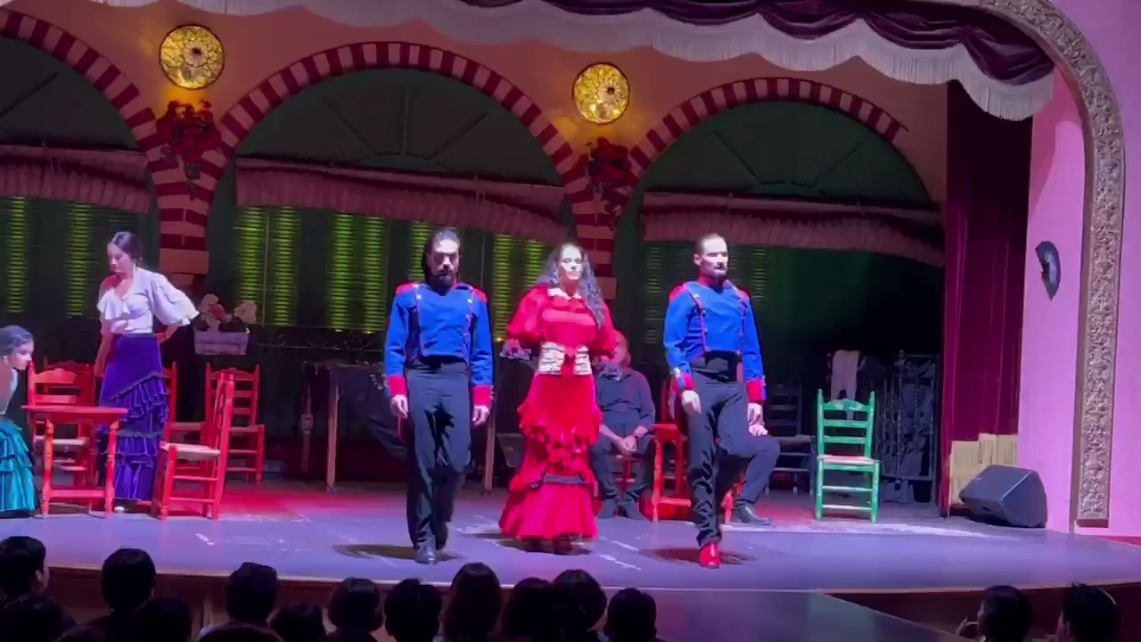 Knox the Fox travels with Emily & Jerry Lenn - Knox TN Today