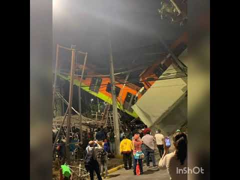 Se desploma ballena y vagones del metro.