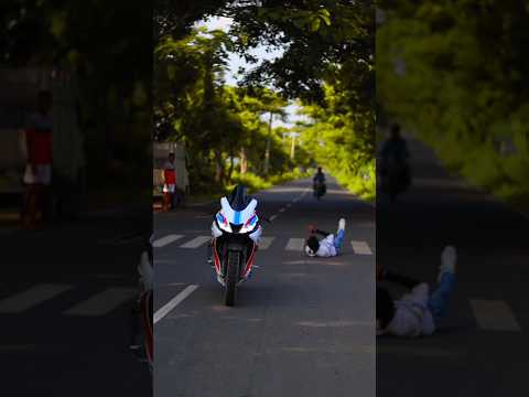 a very dangerous accident of R15 bike crash 😭😭 #riders #viral #shorts #trendingshorts 🙏#crash #bike