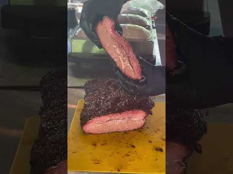 Slicing brisket