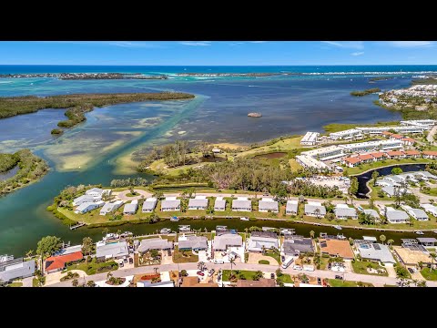 Video walkthrough of 4821 Mt Vernon Dr, Bradenton, FL waterfront boat property.