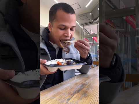 Lets Get Lunch at a Convenience Store in Japan