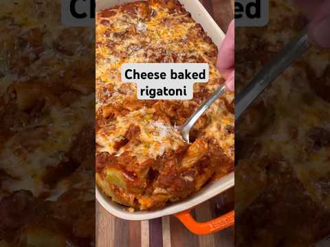 Cheesy Baked Rigatoni is an easy pasta dish the whole family loves