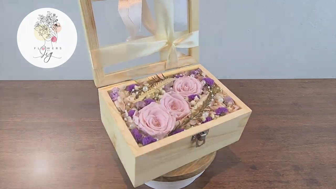 Pinewood Box with 3 Pink Infinity Roses and Assorted Dried Flowers | Perfect gift for anniversary |