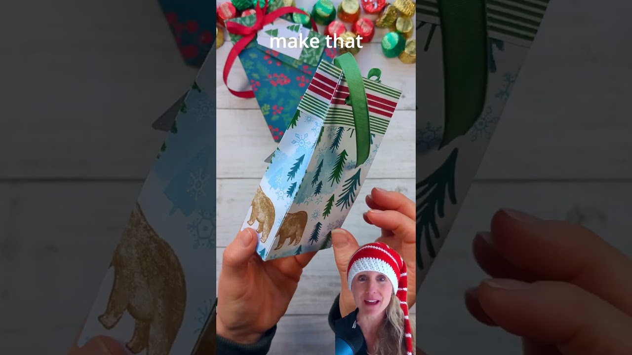 DIY Gift Bags!  They are so easy!  #christmas #papercraft #diychristmascrafts #diygift