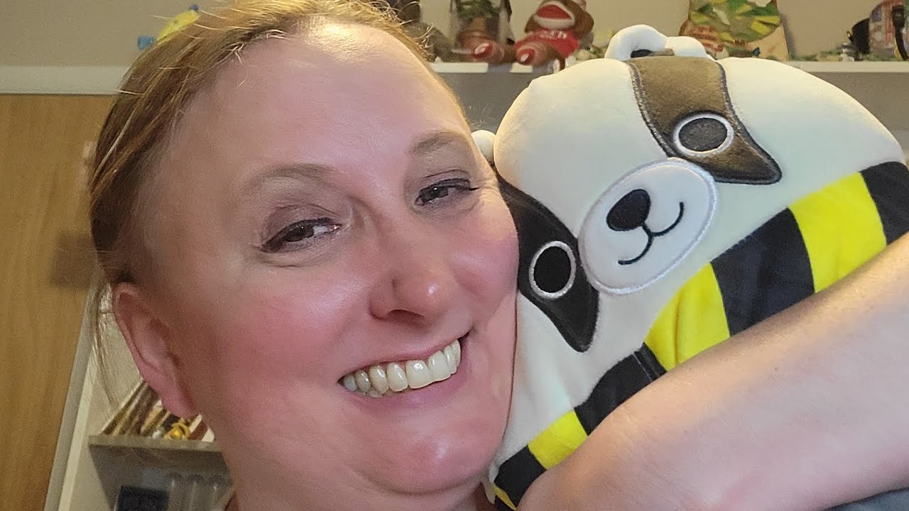 I finally got my Hufflepuff Badger Squishmallow!!!!
