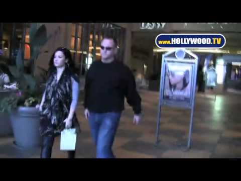 Demi Lovato Sherman Oaks Galleria 013011 YT