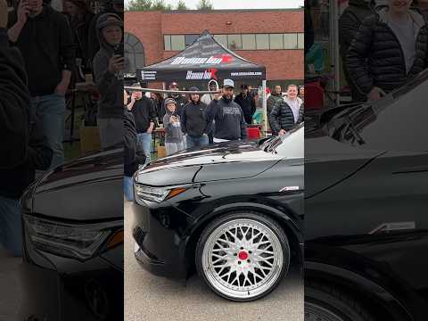 Acura MDX A-spec on air does the low car limbo 💥