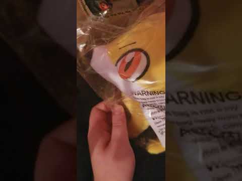 (Kinda Last Minute, lol😅😅😅) A Really Short Fennekin Plush Unboxing and Even Shorter Review!