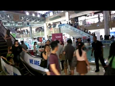 Samsung #GalaxyNote2 Pre-Launch Queue @ Plaza Singapura FULLHD #Nokia808 #PureView #RichRecording