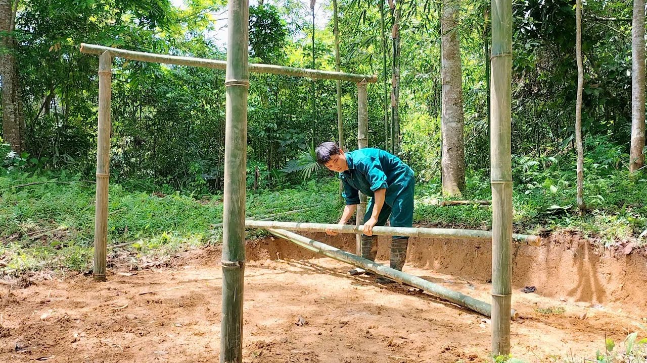 How to build a simple bamboo house and survive in the wild alone _ Trieu Van U