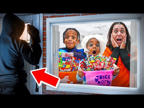 SOMEONE KEEPS KNOCKING ON OUR DOOR ON HALLOWEEN | The Prince Family Clubhouse